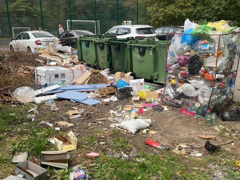 Стихийная свалка образовалась рядом с детсадом в центре Ростова » DonDay