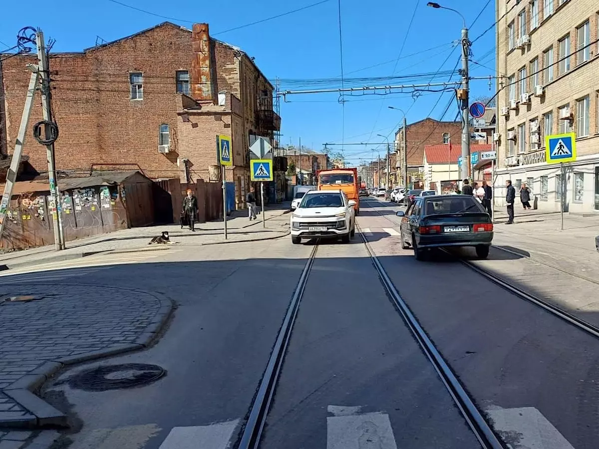 В центре Ростова «Москвич» сбил 12-летнего мальчика » DonDay
