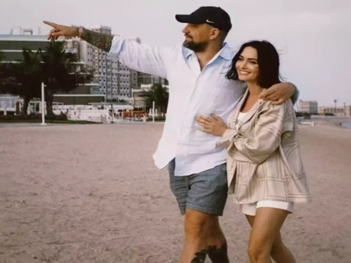 Репер Баста опубликовал архивные кадры с женой » DonDay