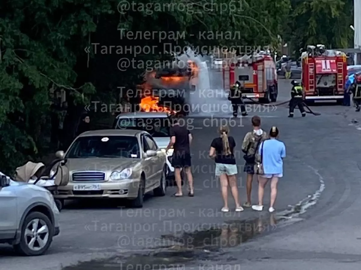 В Таганроге на ходу загорелась "ГАЗель" » DonDay